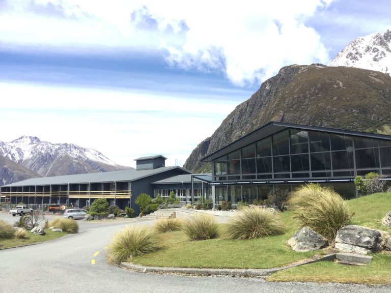 マウントクックのホテル「Mt Cook Lodge & Motels」を紹介【お風呂に入れる】 | ライトラ