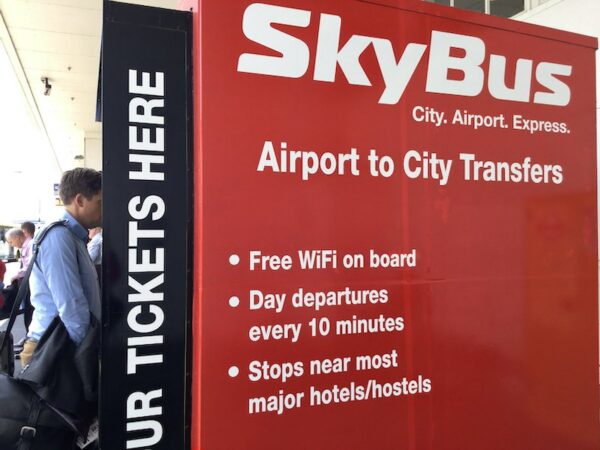 オークランド国際空港から市内へは一番安い交通手段「Sky Bus」を使おう | ライトラ